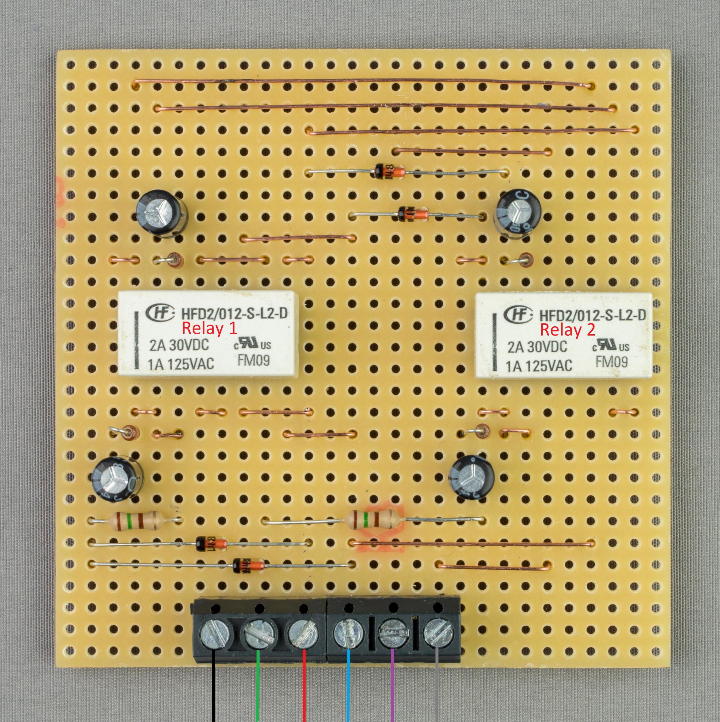 A Simple 2 Way DCC Reversing Loop Module